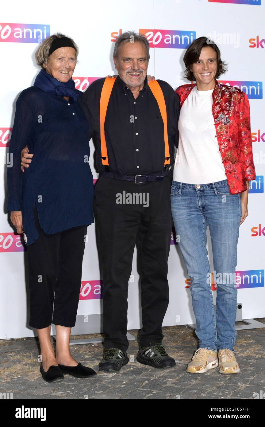 Kirsti Toscani, Oliviero Toscani und Lola Toscani beim Photocall 'Sky ...