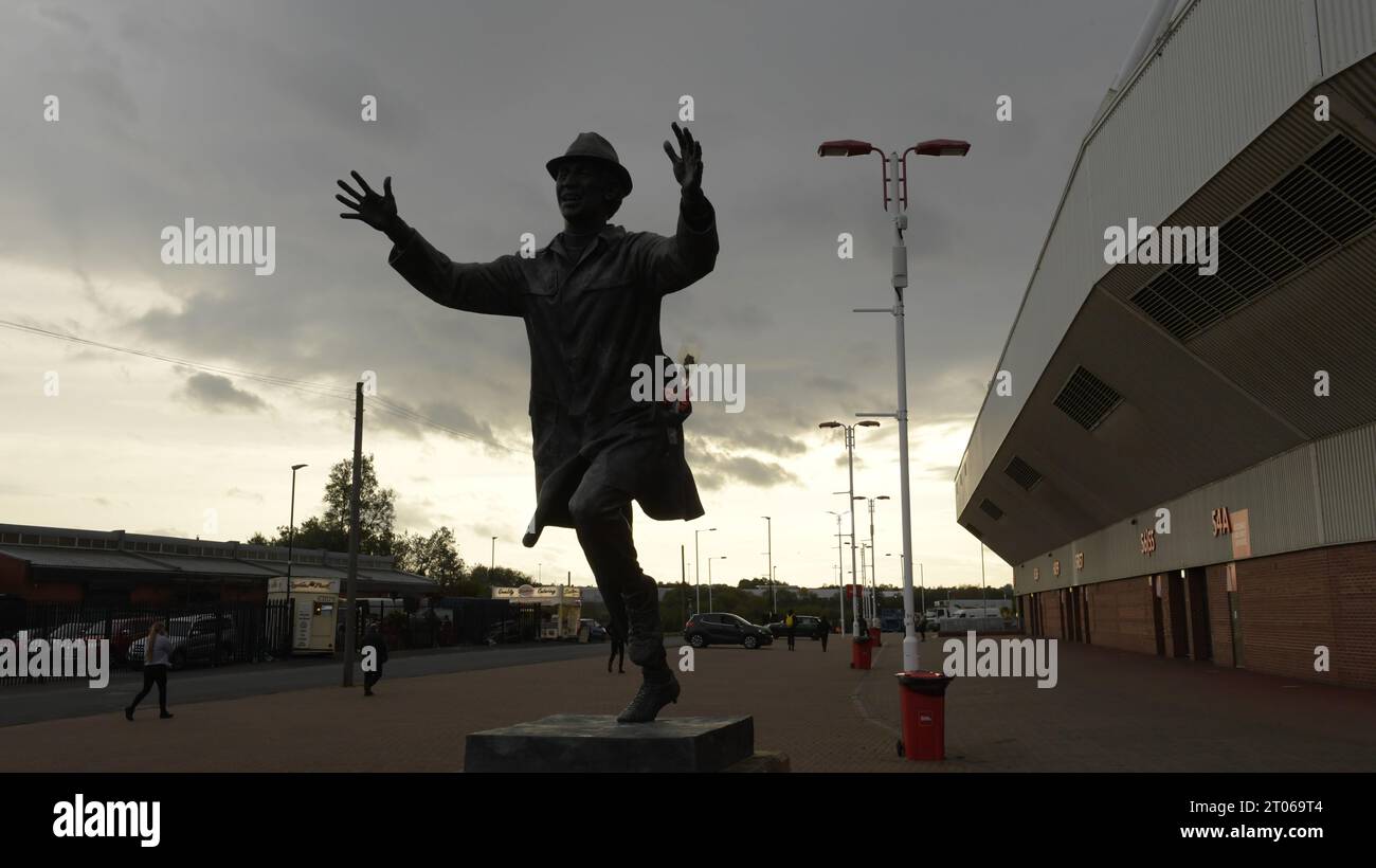 Bob stokoe statue hi-res stock photography and images - Alamy