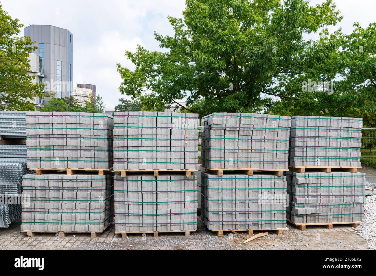 Slabs on a pallet hi-res stock photography and images - Alamy