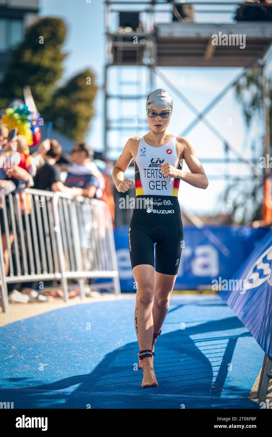 Lisa Tertsch participating in Pontevedra in the 2023 World Triathlon ...