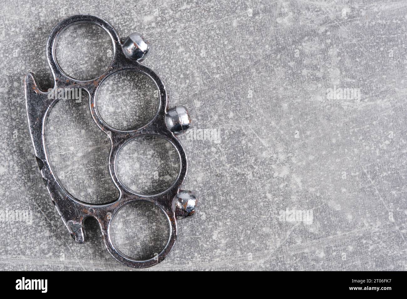 Brass knuckles hi-res stock photography and images - Alamy