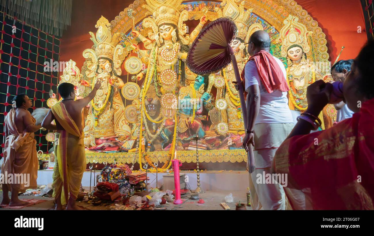 Conch shell blowing hi-res stock photography and images - Alamy
