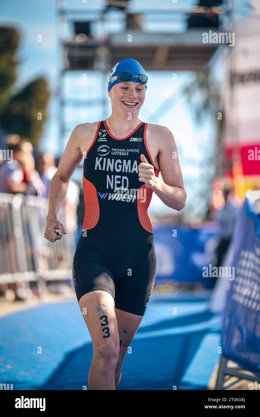 Maya Kingma participating in Pontevedra in the 2023 World Triathlon ...