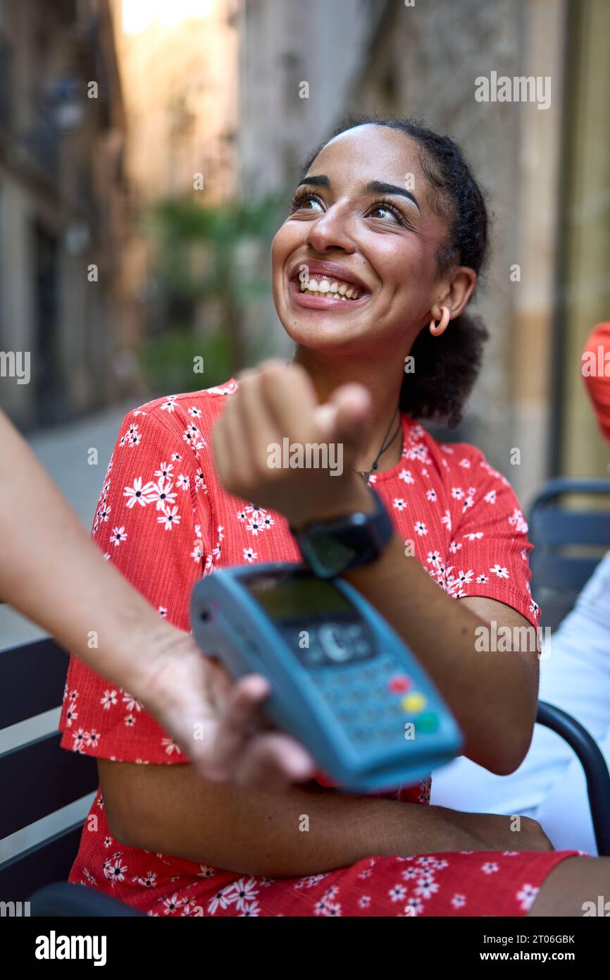 Pay cashier outdoors hi-res stock photography and images - Alamy