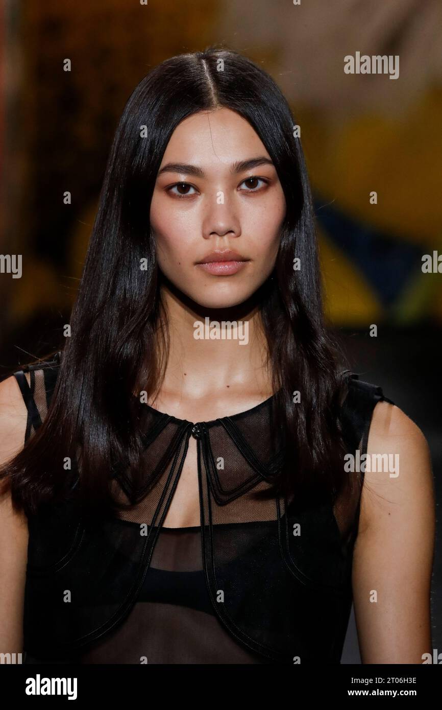Paris, France. 03rd Oct, 2023. Model Jade Nguyen walks on the runway at ...