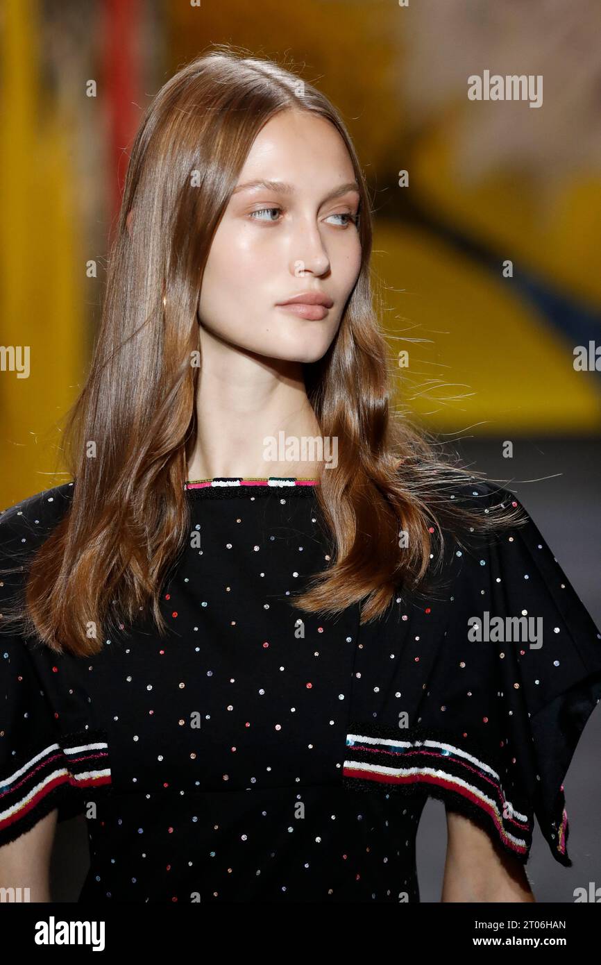 Paris, France. 03rd Oct, 2023. Model Vika Evseeva walks on the runway ...