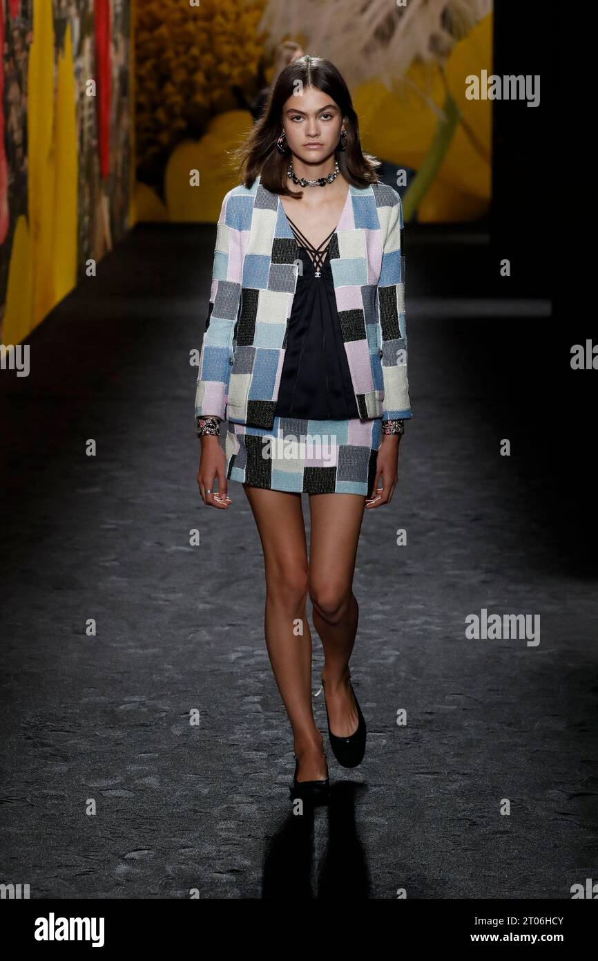 Paris, France. 03rd Oct, 2023. Model Gesa Passmann walks on the runway at the Chanel fashion ...