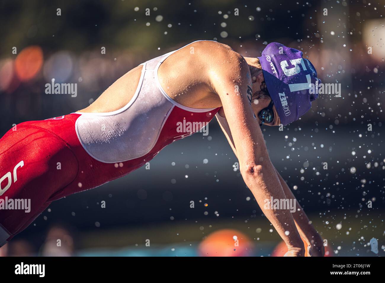 Lisa Perterer participating in Pontevedra in the 2023 World Triathlon ...