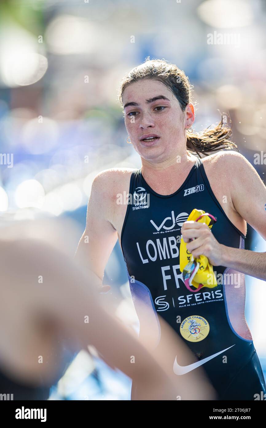 Emma Lombardi participating in Pontevedra in the 2023 World Triathlon ...