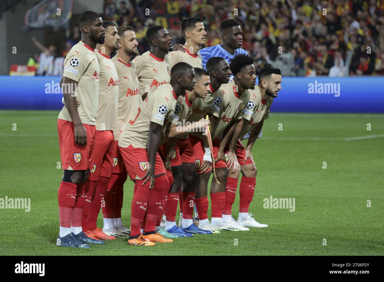 Players of RC Lens pose before the UEFA Champions League, Group B ...