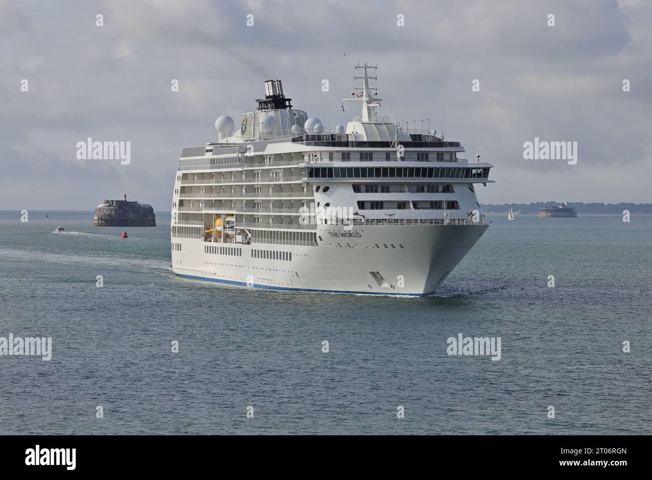 The private residential cruise ship MS THE WORLD manoeuvres through The ...