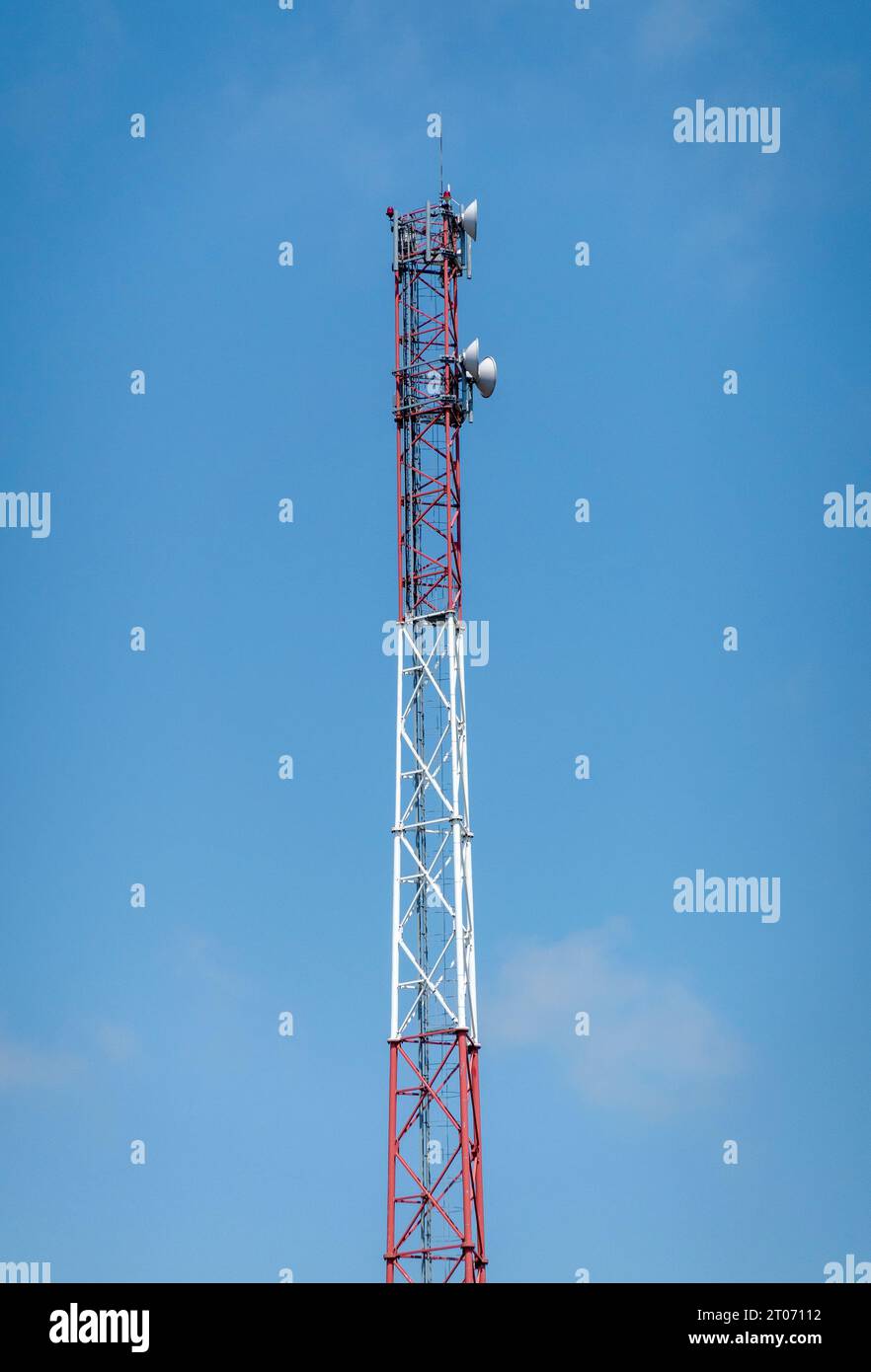 5G radio network telecommunication equipment with radio modules and ...