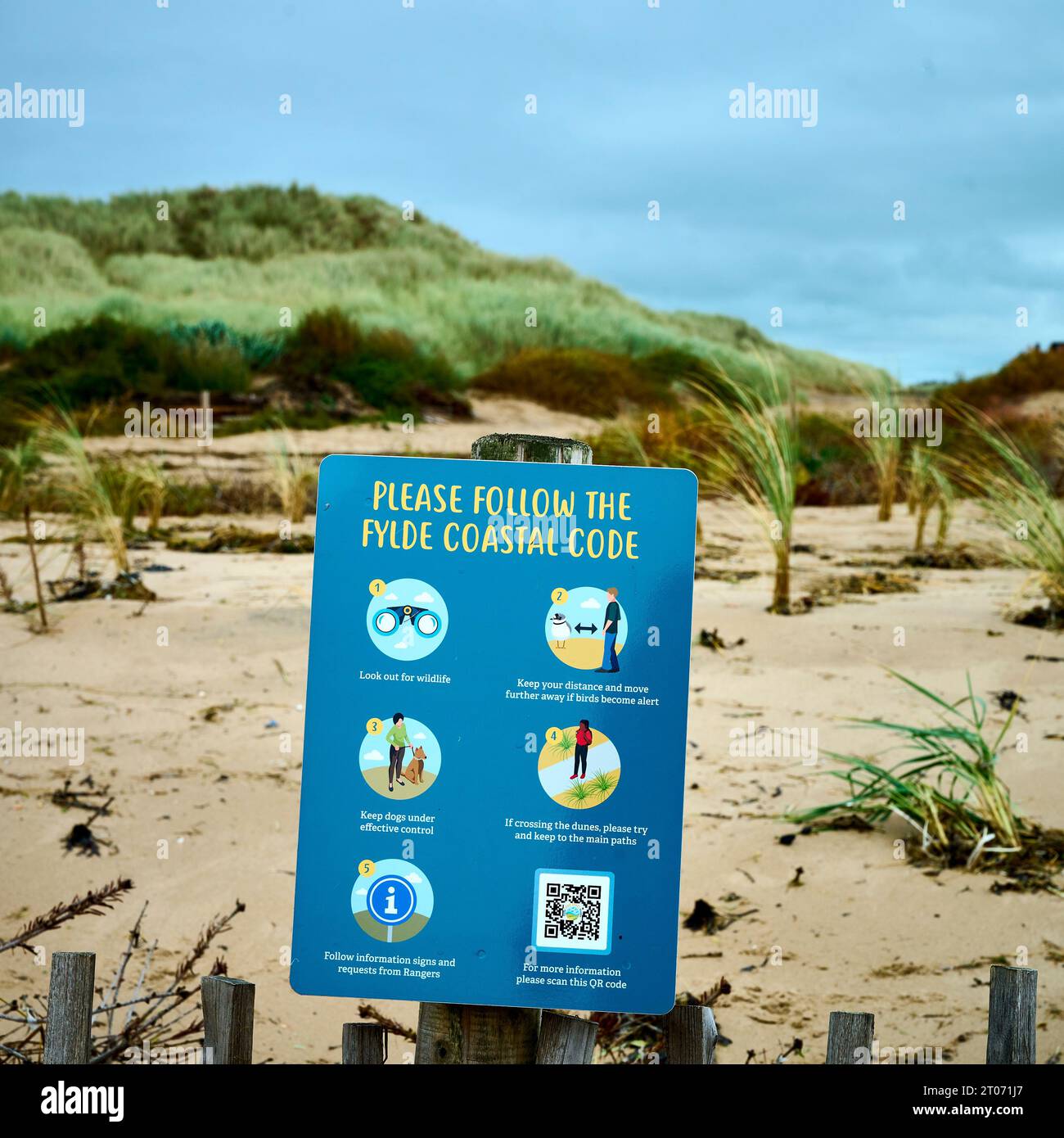 Follow instructions sign hi-res stock photography and images - Alamy