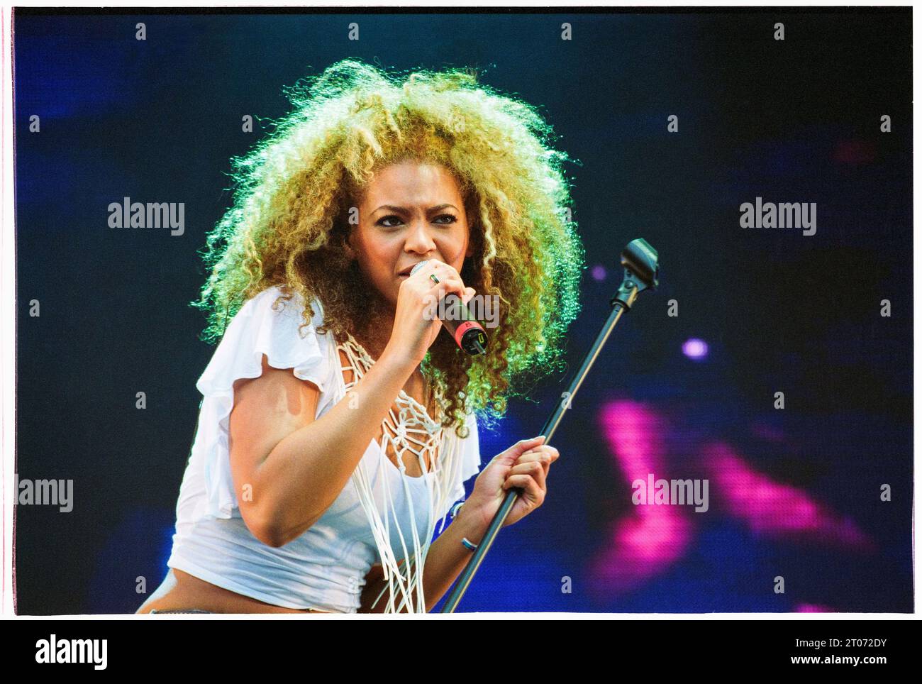 A young Beyoncé of Destiny's Child playing live at Radio 1 One Big ...