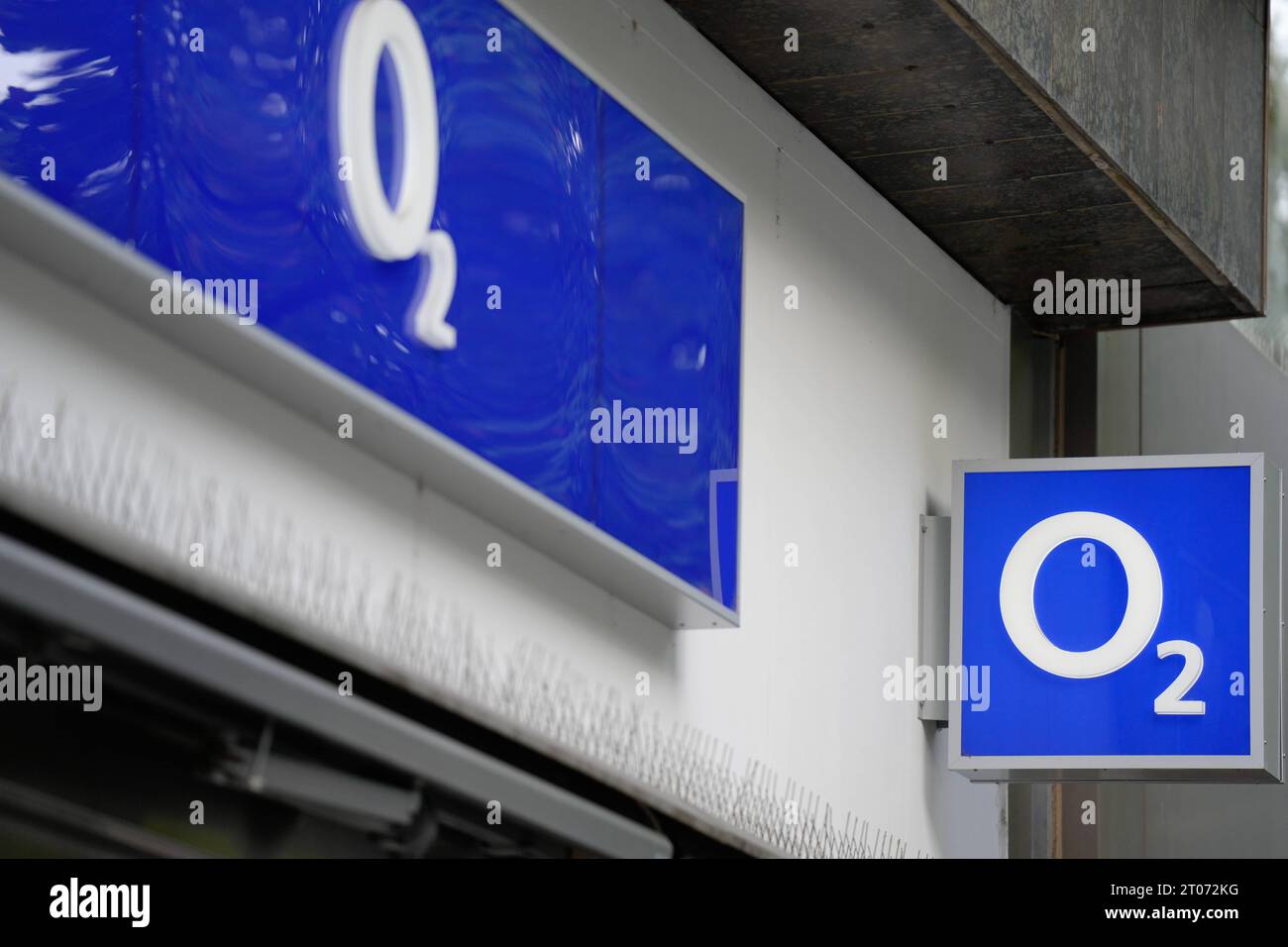 Symbolfoto und Themenbild des Mobilfunkunternehmen O2 Telefonica ...