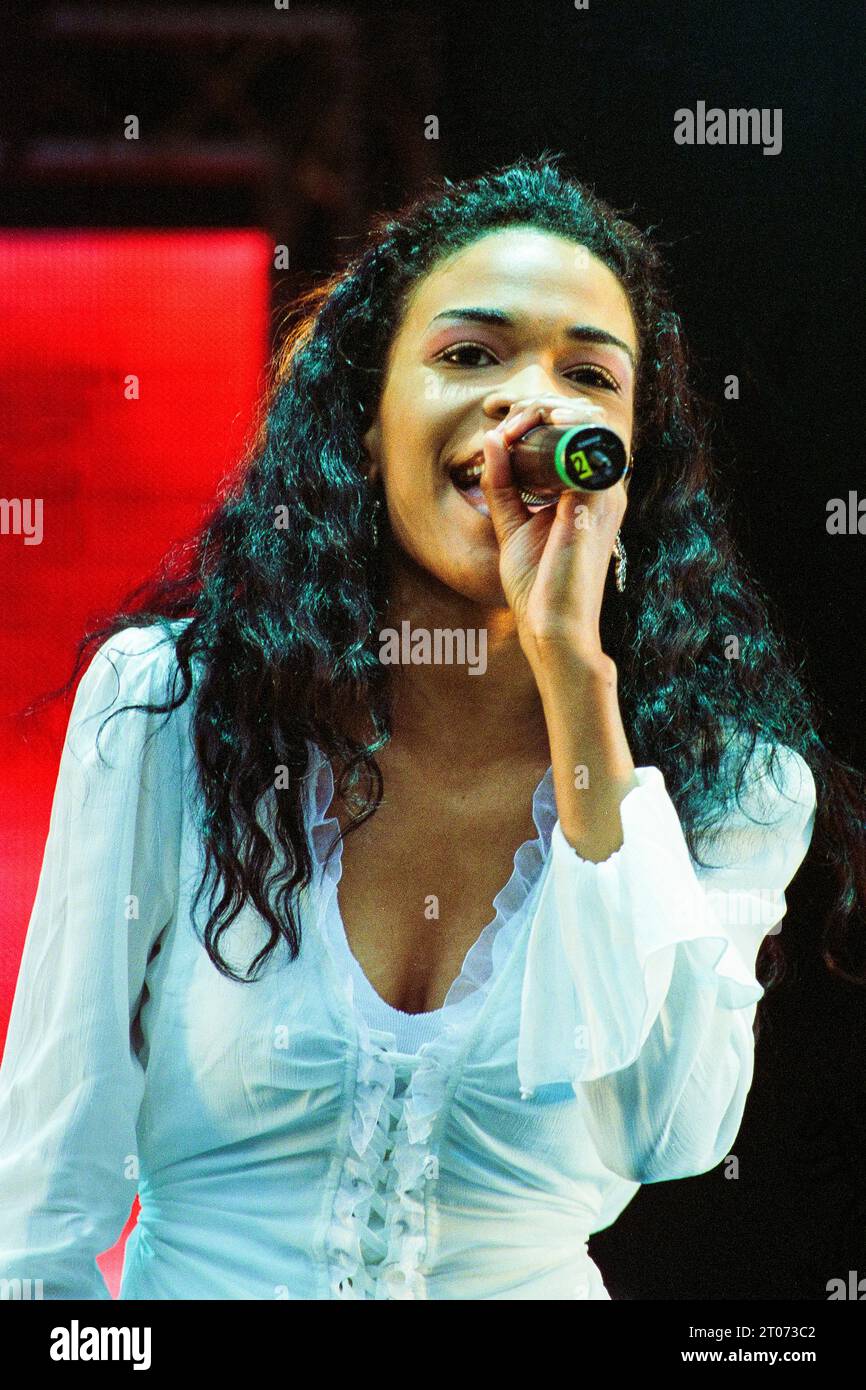 Michelle Williams of Destiny's Child play live at Radio 1 One Big ...