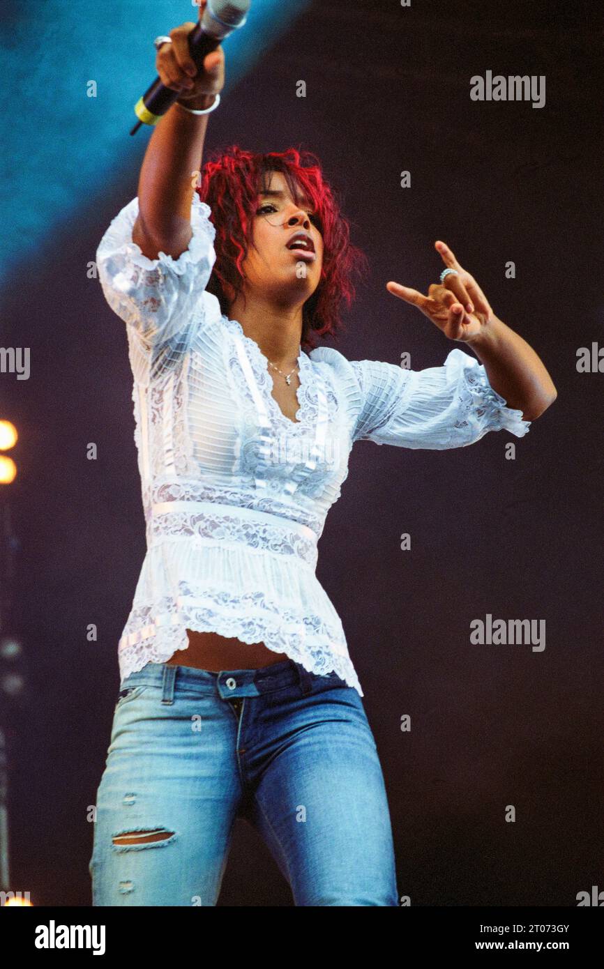 Kelly Rowland of Destiny's Child play live at Radio 1 One Big Sunday at ...