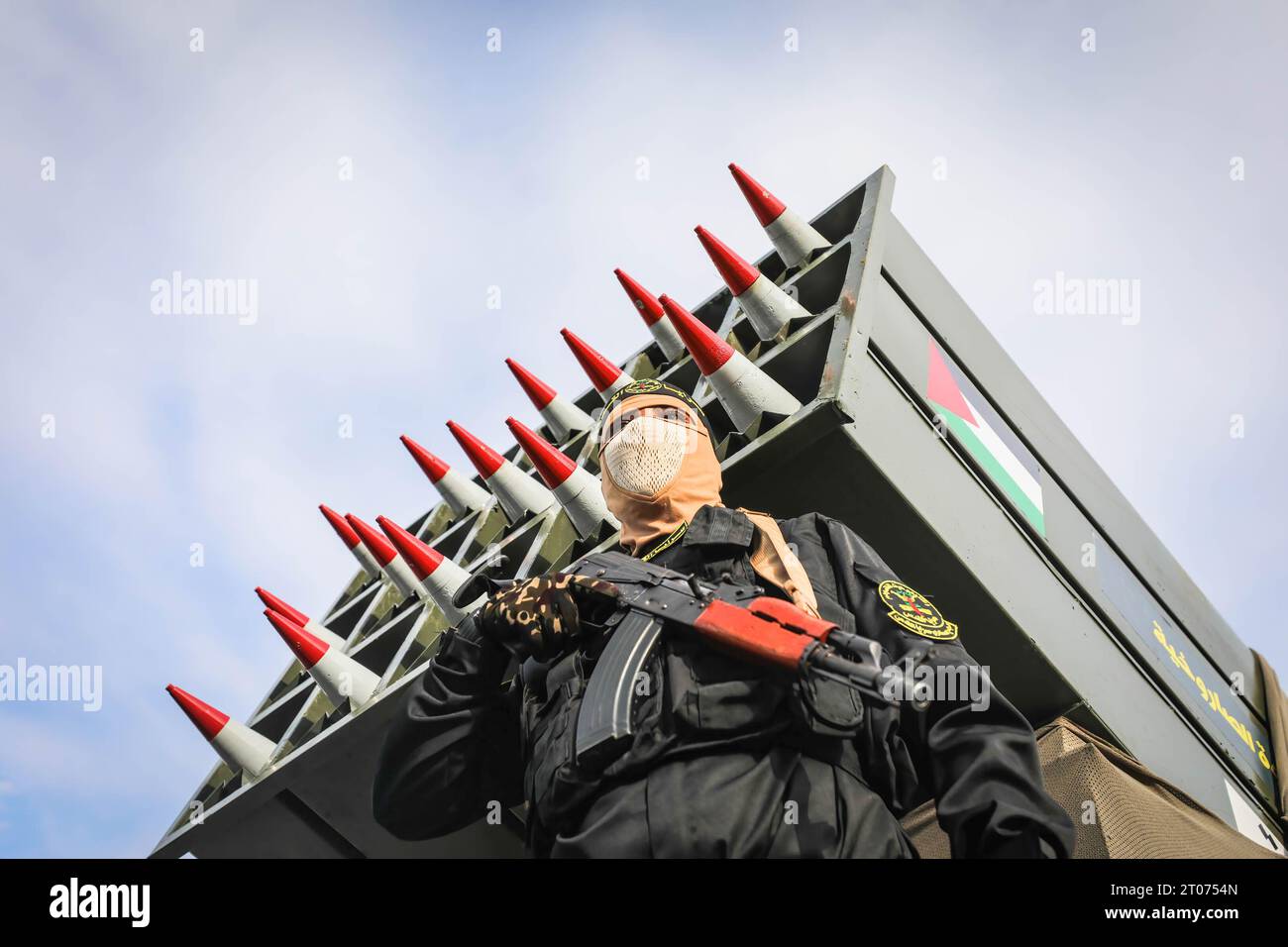 Rocket launchers hi-res stock photography and images - Alamy