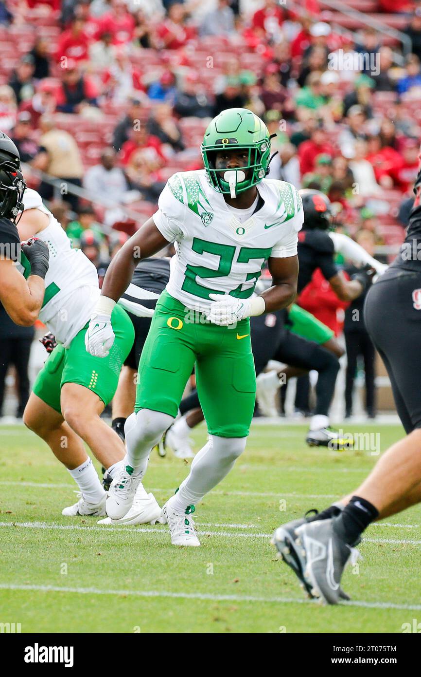 PALO ALTO, CA - SEPTEMBER 30: Oregon Ducks RB Ellis Bynum (23) goes in ...
