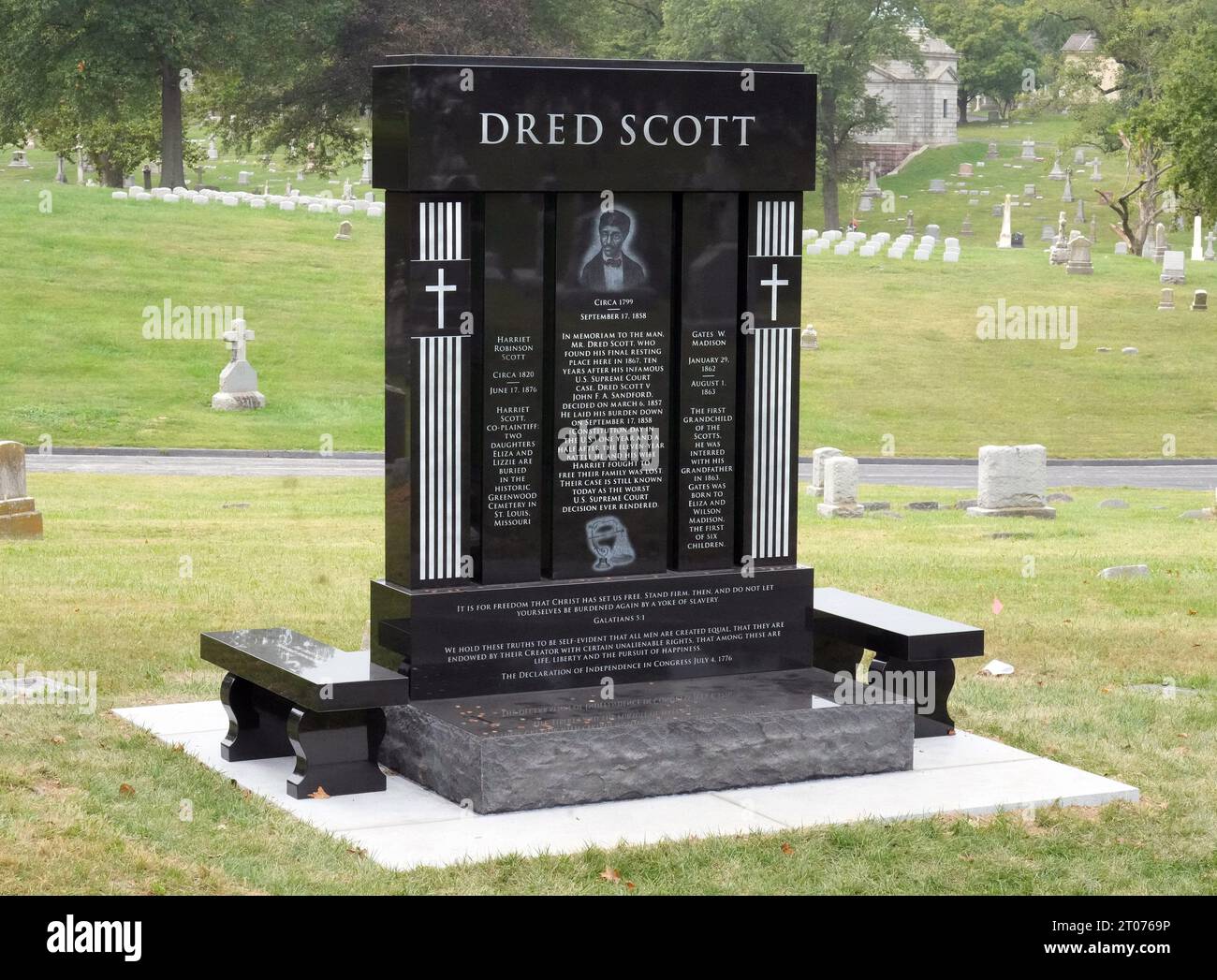 St. Louis, United States. 08th Oct, 2023. A 9-foot-tall black granite ...