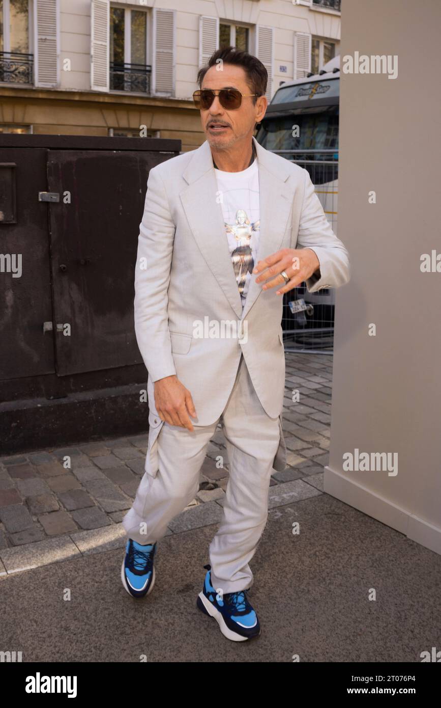 Robert Downey Jr. arrives for the Stella McCartney Spring/Summer 2024 ...