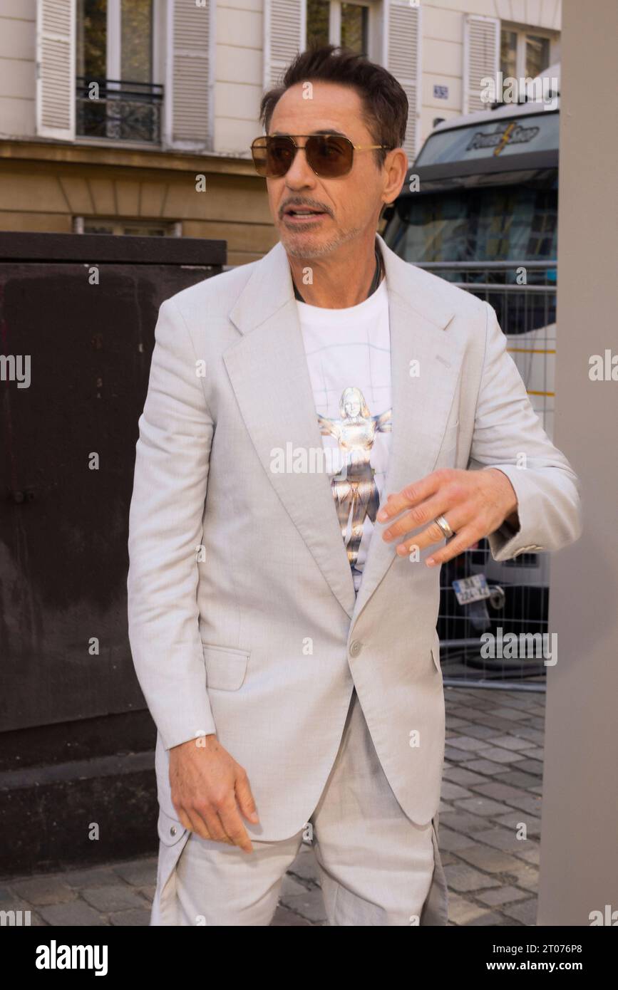 Robert Downey Jr. arrives for the Stella McCartney Spring/Summer 2024 ...