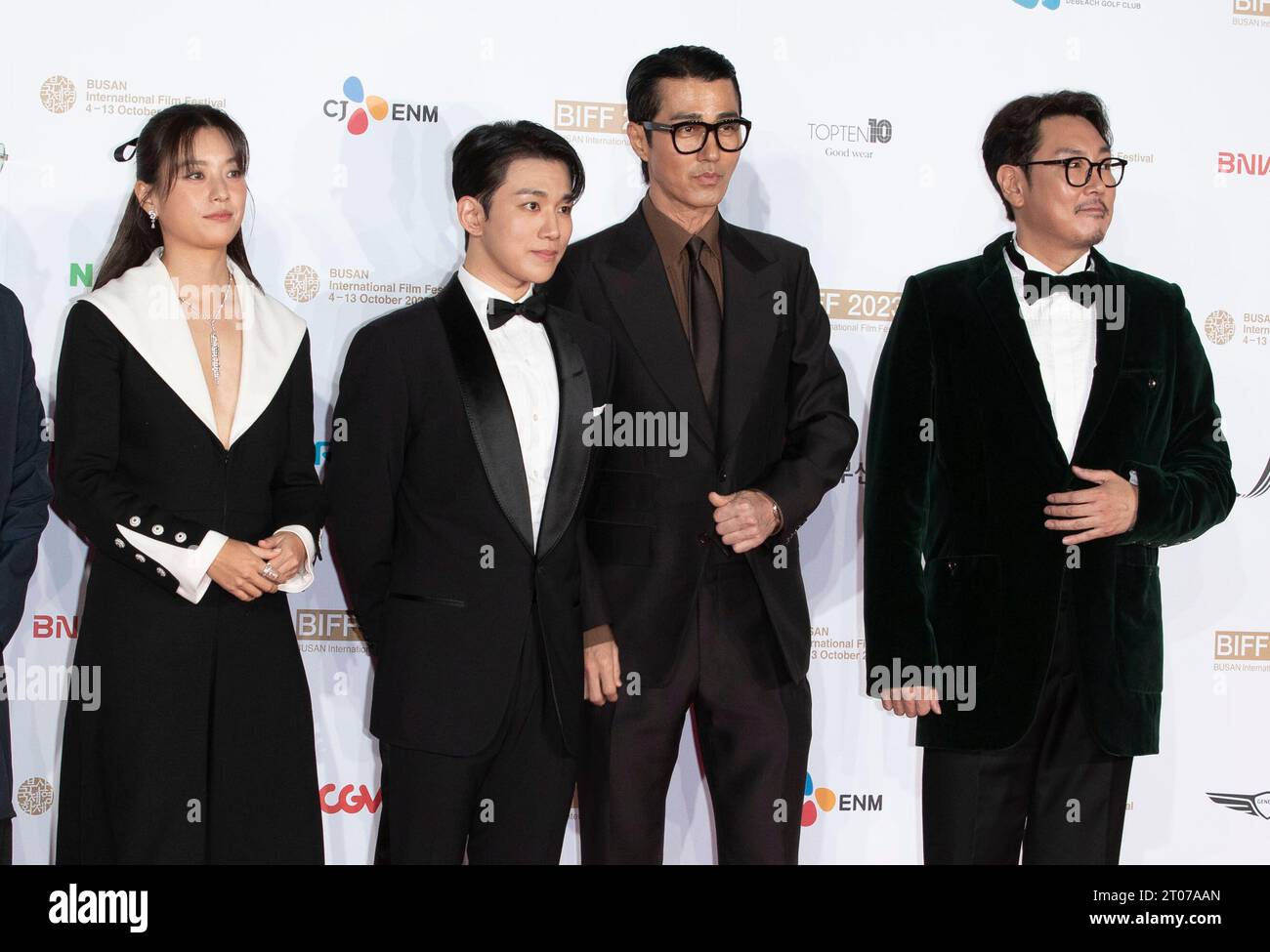 Busan, South Korea. 4th Oct, 2022. (L to R) South Korean actress Han Hyo-joo, actors Oh Seung ...