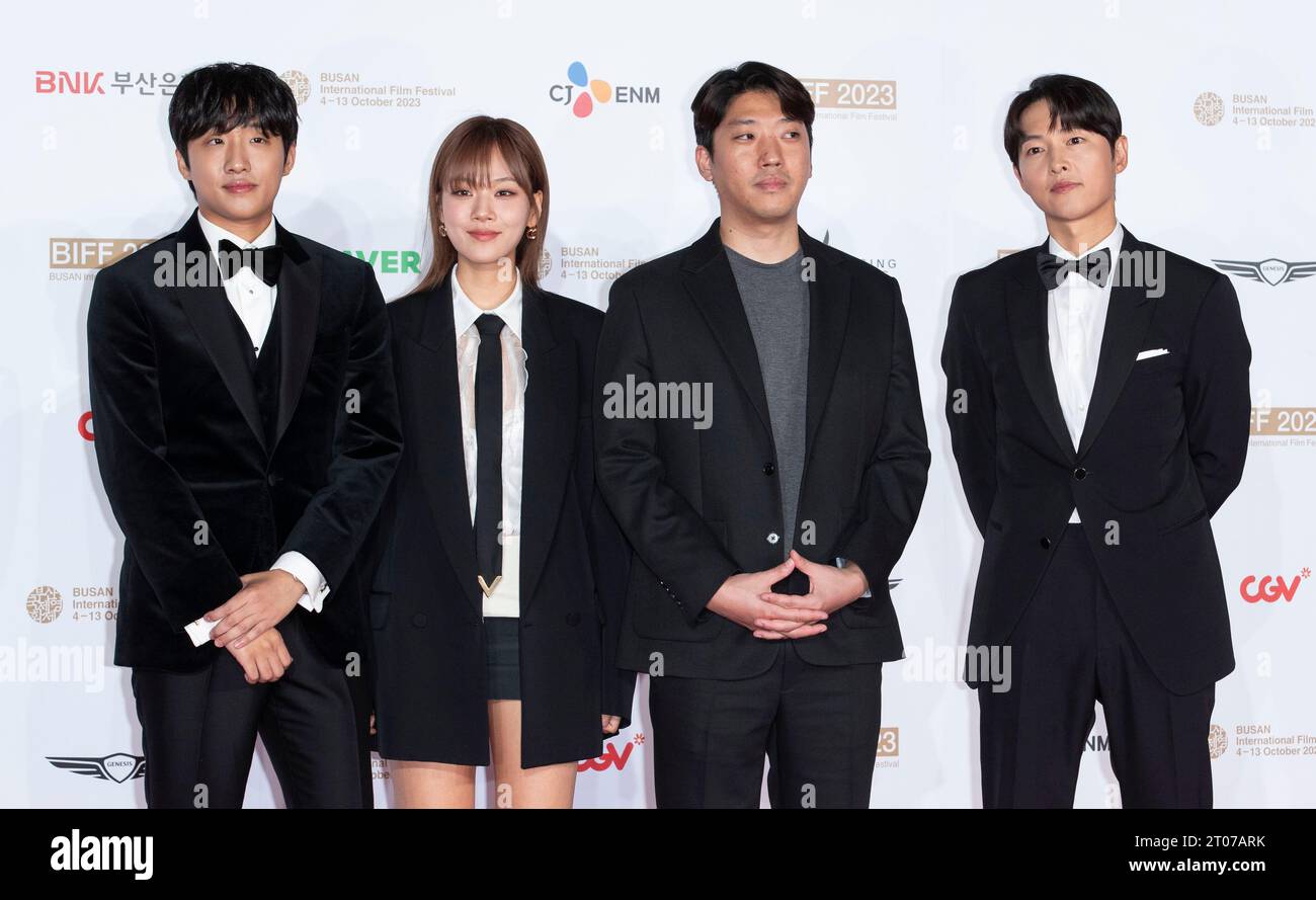 Busan, South Korea. 4th Oct, 2022. (L to R) South Korean actor Hong Xa-bin, singer and actress ...