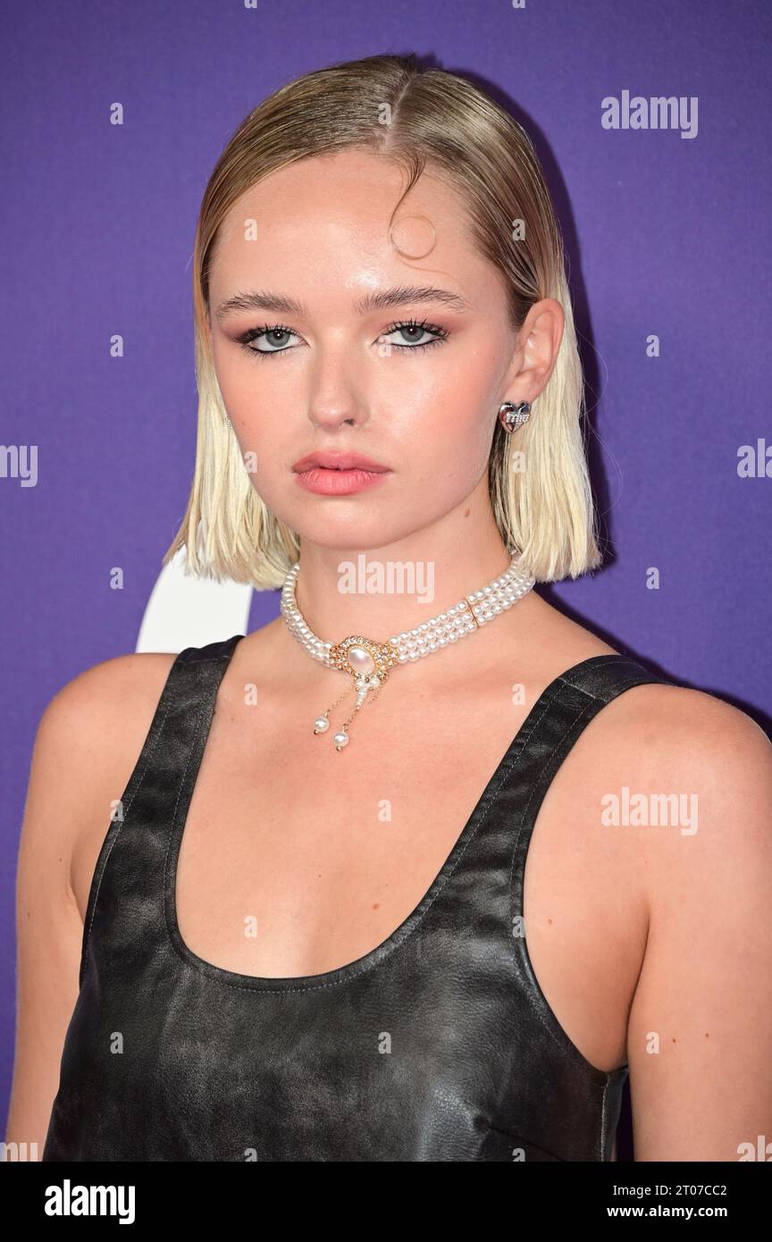 Chloe mellor hi-res stock photography and images - Alamy