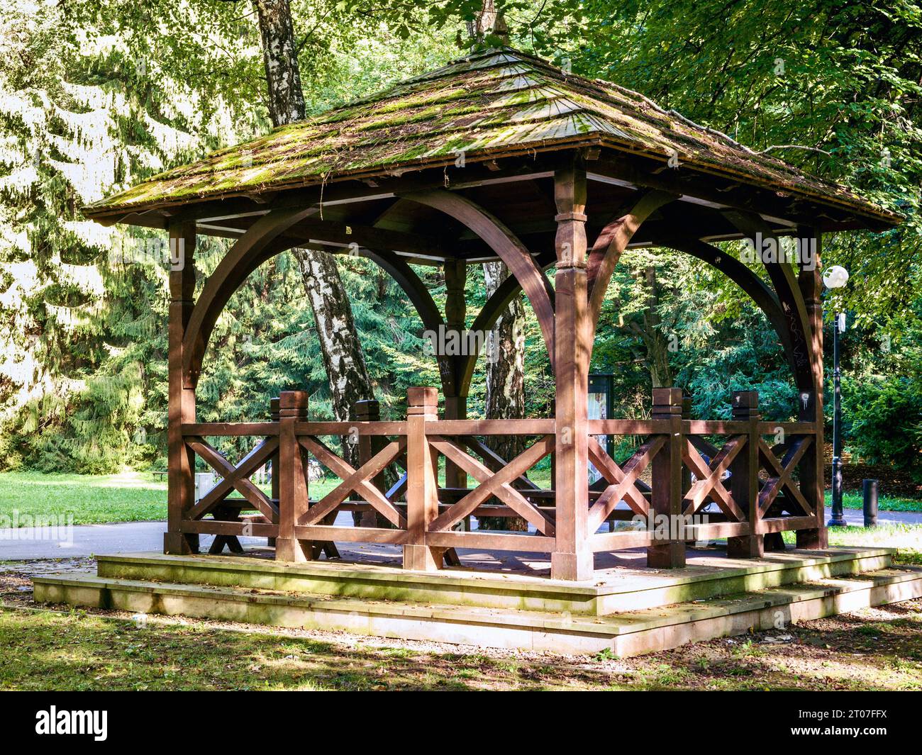 Gazebo in park autumn architecture hi-res stock photography and images ...