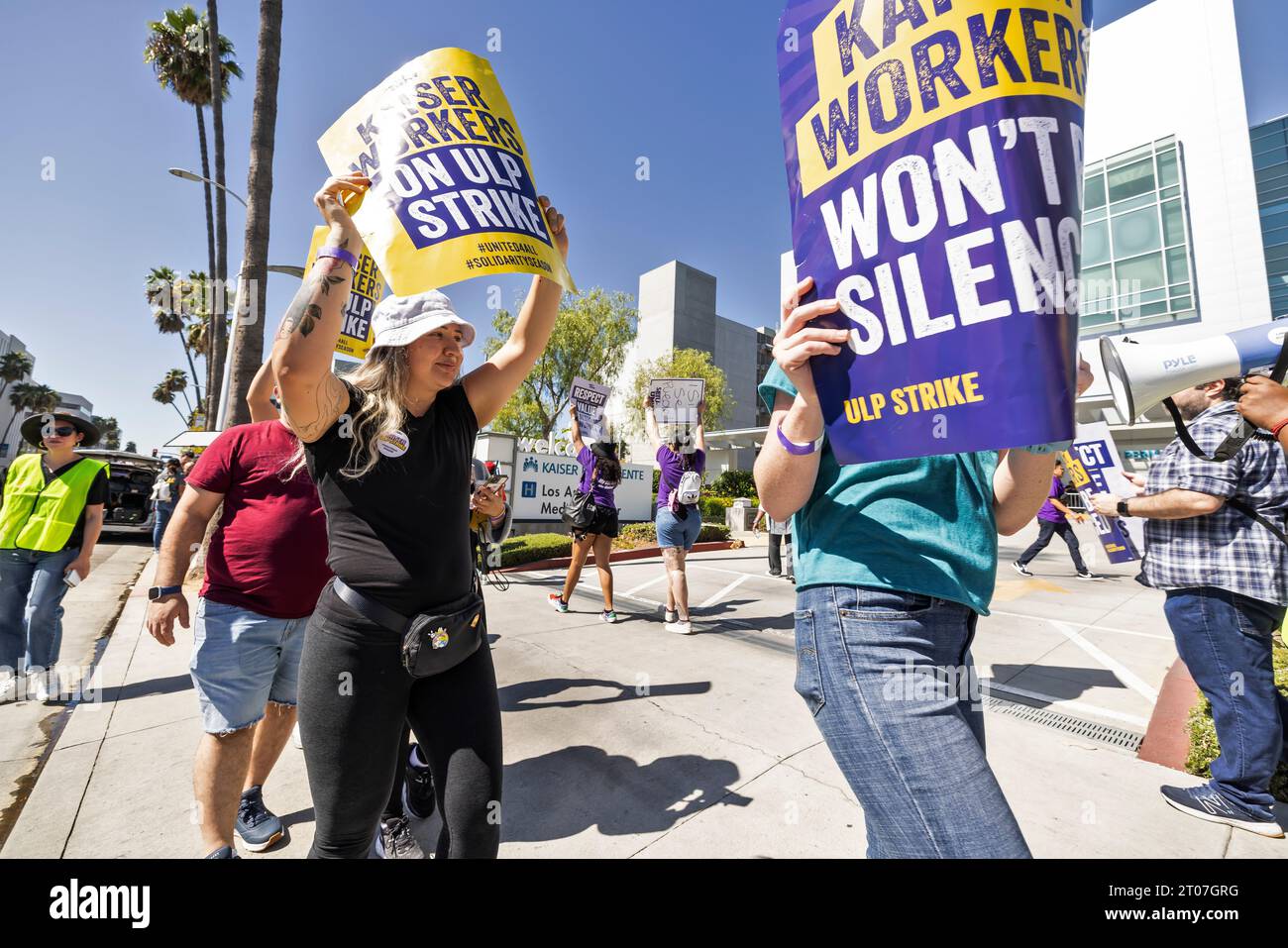 Los Angeles, USA. 04th Oct, 2023. 75000 unionized SEIU-UHW workers went ...
