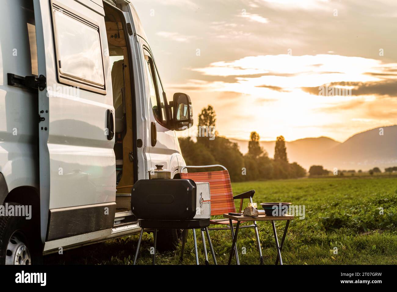 Campervan urlaub hi-res stock photography and images - Alamy