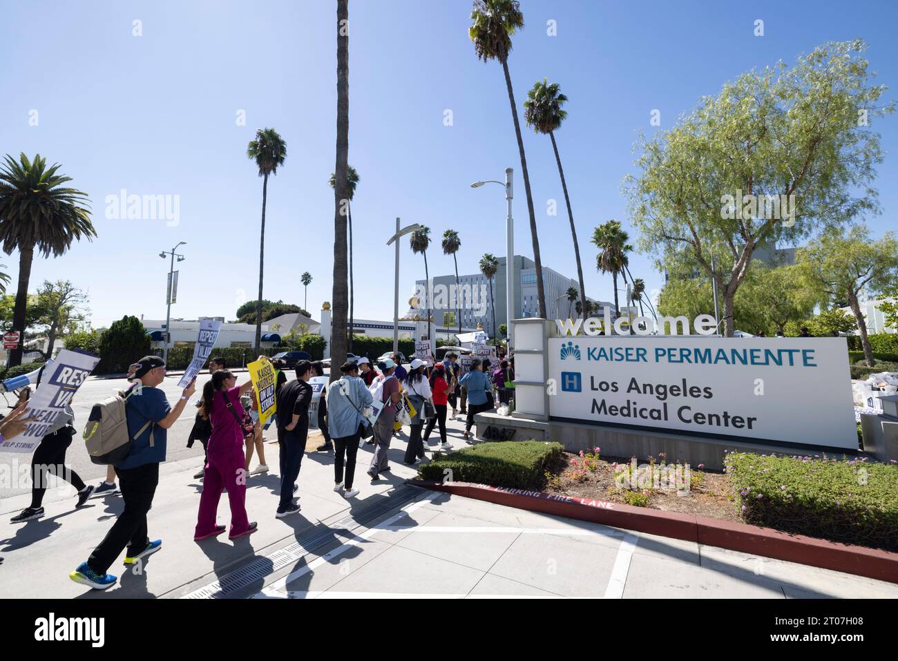 Los Angeles, USA. 04th Oct, 2023. 75000 unionized SEIU-UHW workers went ...