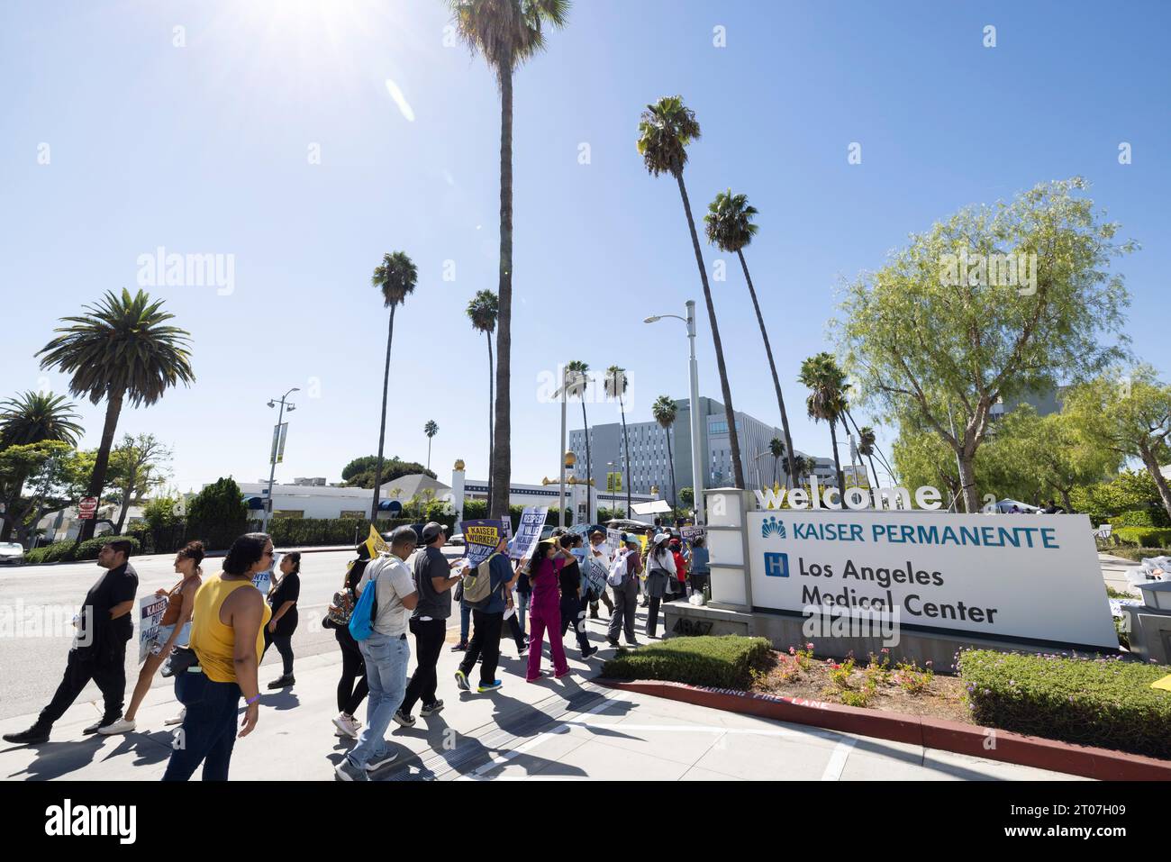 Los Angeles, USA. 04th Oct, 2023. 75000 unionized SEIU-UHW workers went ...