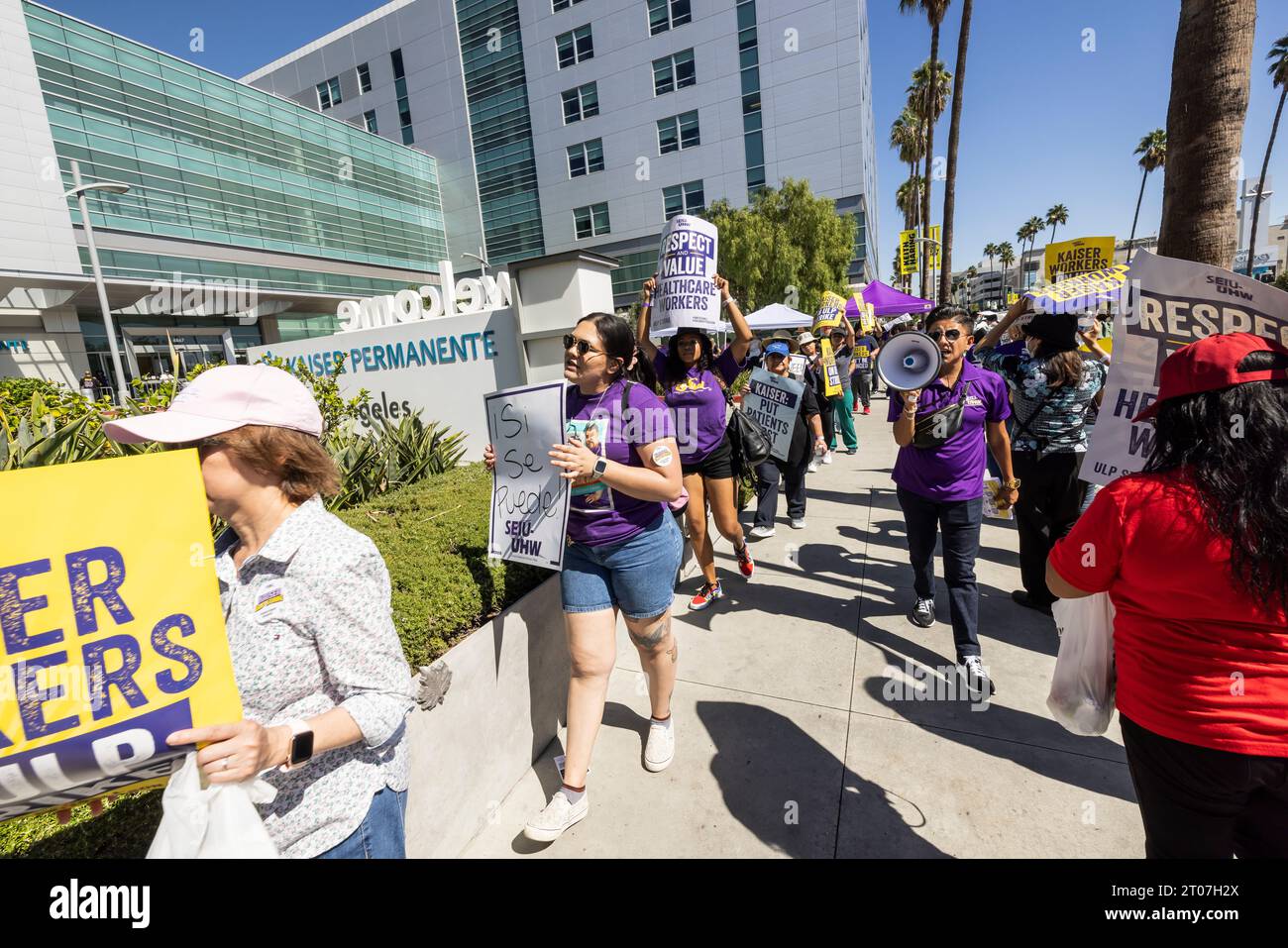 Los Angeles, USA. 04th Oct, 2023. 75000 unionized SEIU-UHW workers went ...