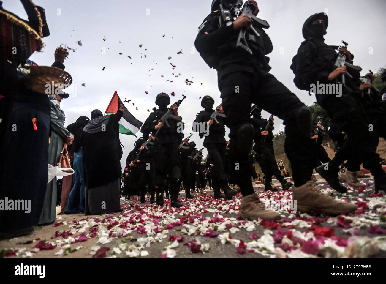 Middle East News/Gaza/Palestinian Territories Armed fighters of the Al ...