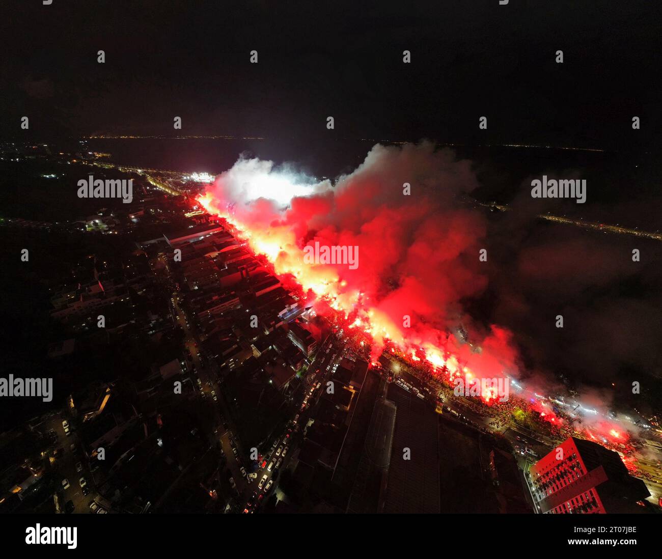 Copa libertadores fans fire hi-res stock photography and images - Alamy