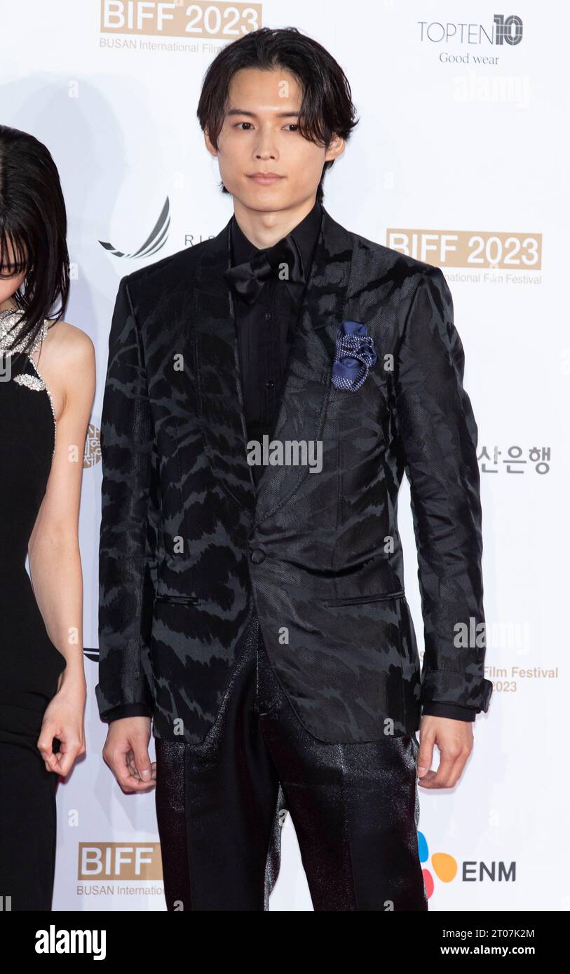 Busan, South Korea. 4th Oct, 2022. (L to R) Japanese Shunji lwai ...