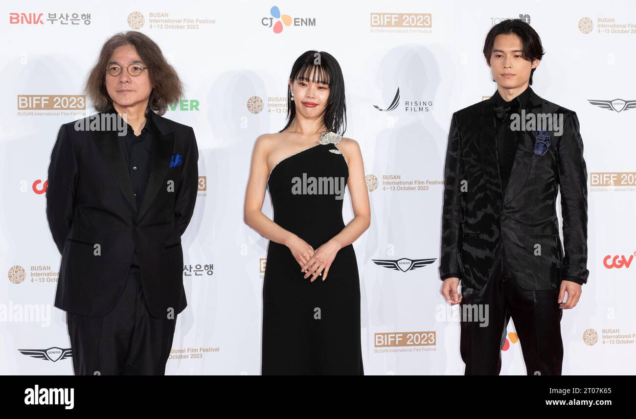 Busan, South Korea. 4th Oct, 2022. (L to R) Japanese Shunji lwai ...