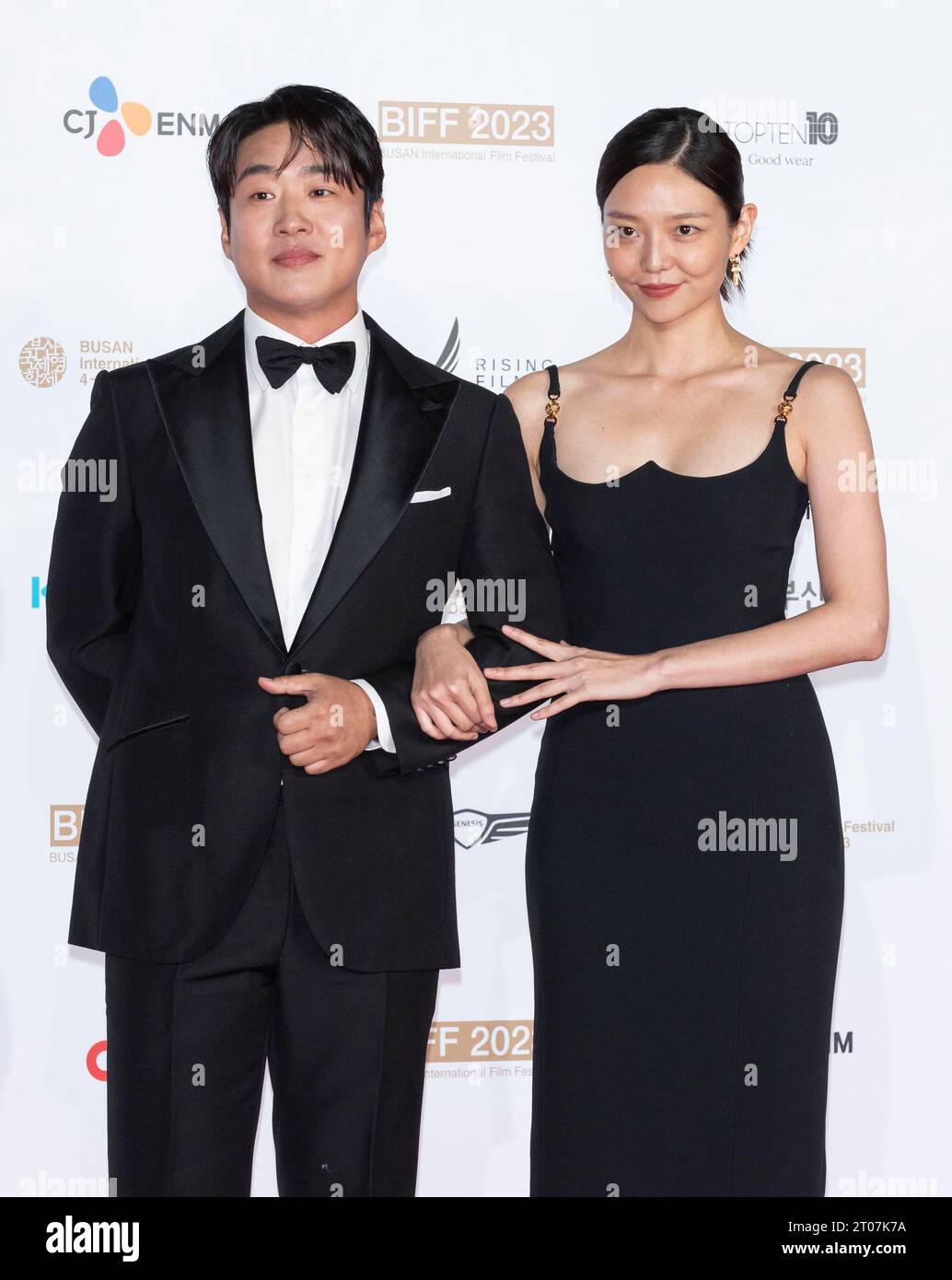 Busan, South Korea. 4th Oct, 2022. (L to R) South Korean actors Ahn Jae-hong and Esom, arrives ...