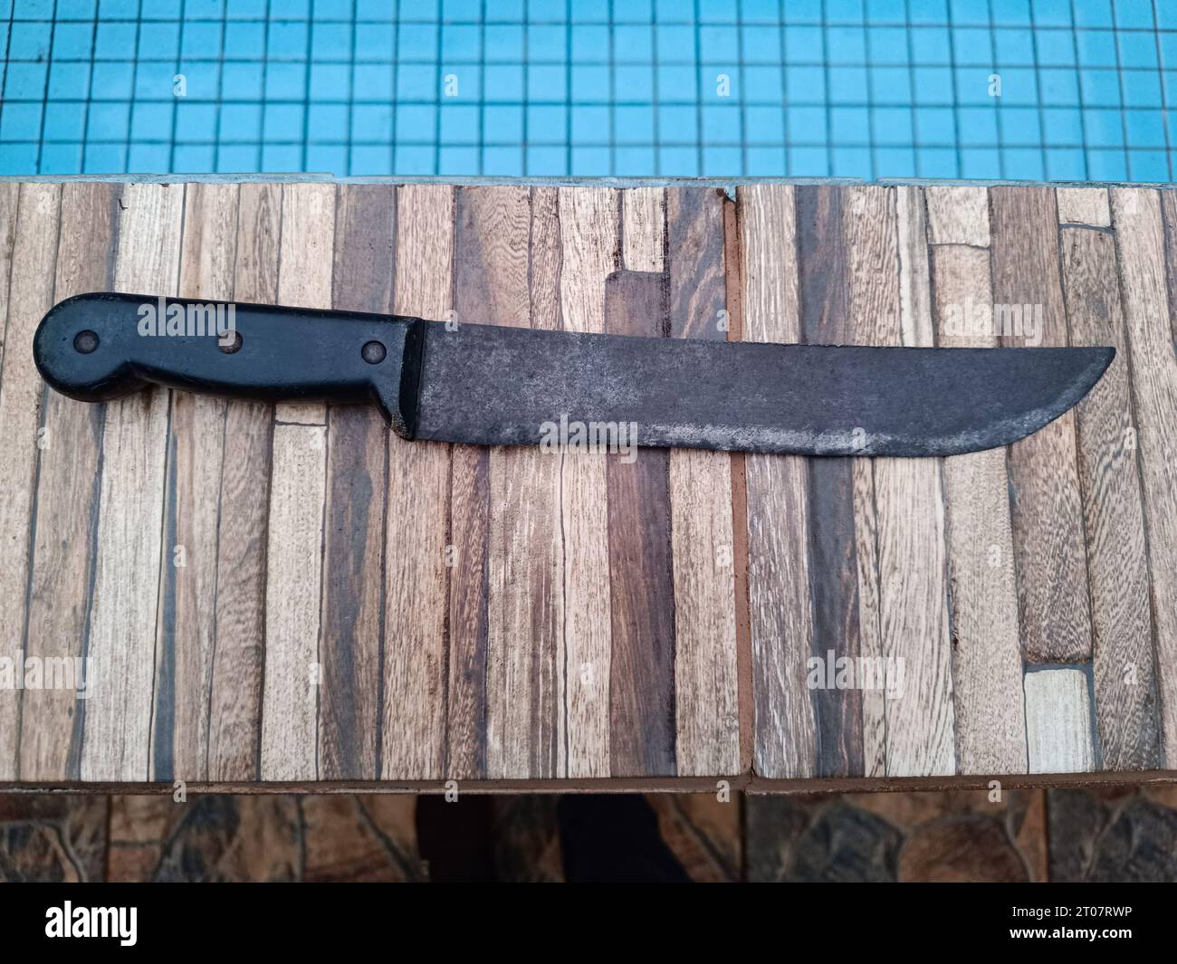 Machete object recovered from rust through electrolysis process ...