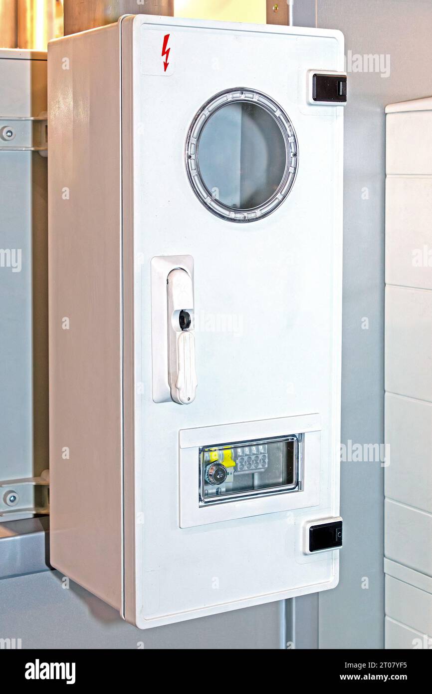 Electrical cabinet power unit with circuit breakers and monitoring ...