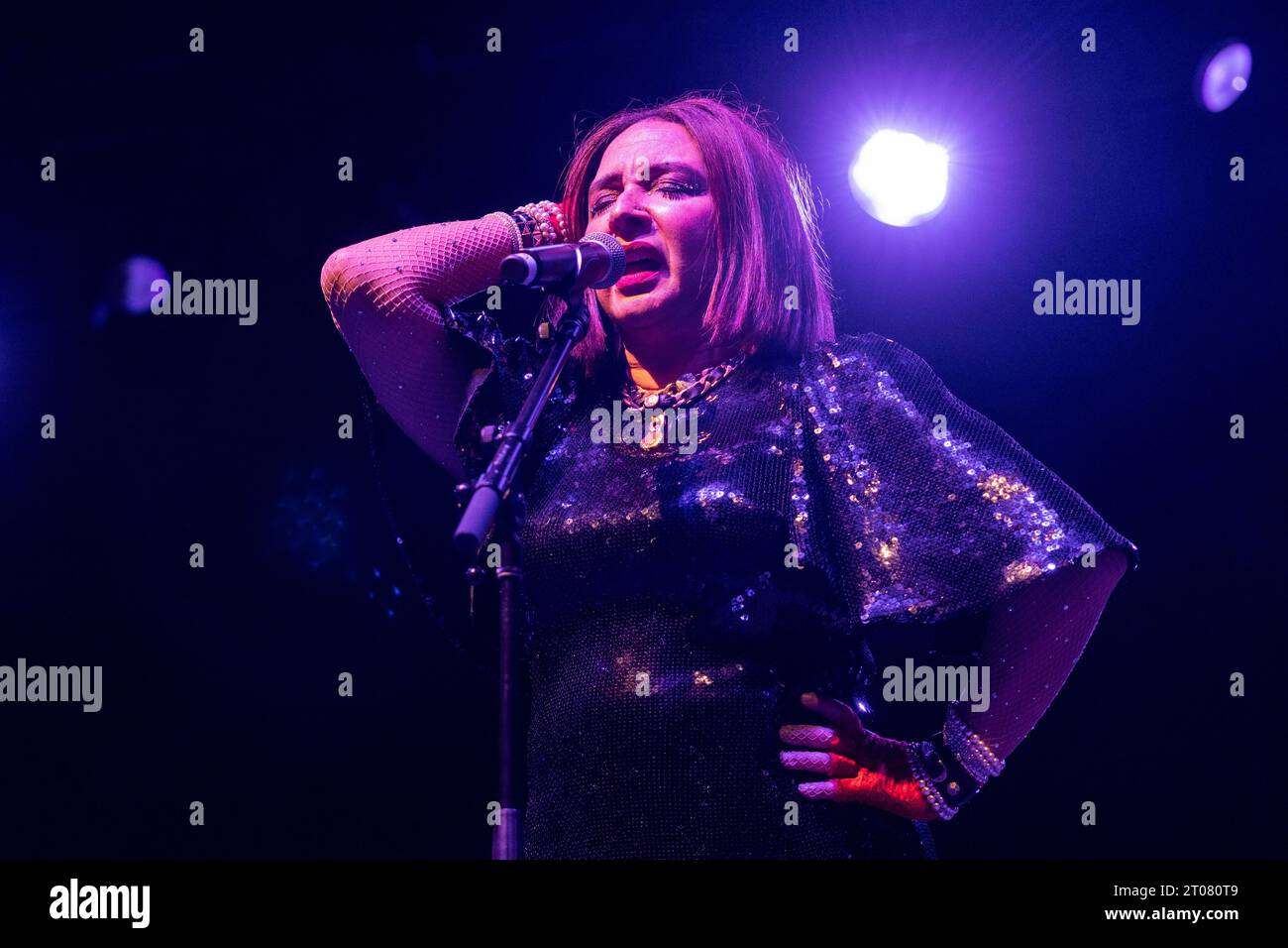 Maya Rudolph performs with Gretchen Lieberum and with Prince cover band ...