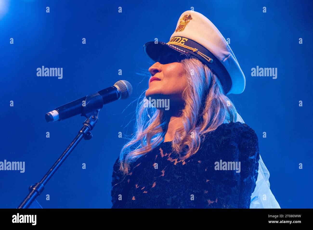 Gretchen Lieberum performs with Maya Rudolph on stage with Prince cover ...