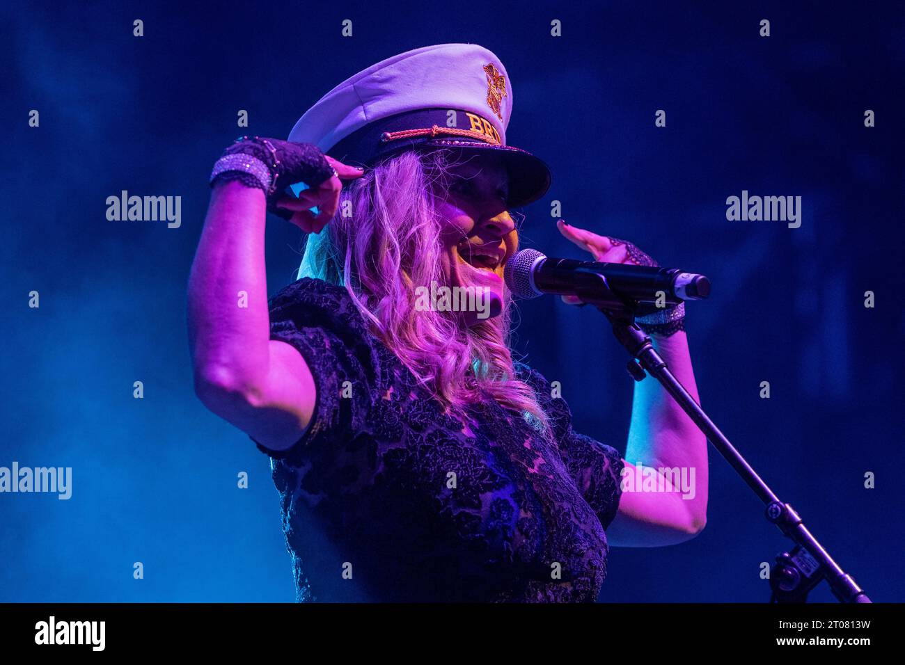 Gretchen Lieberum performs with Maya Rudolph on stage with Prince cover ...
