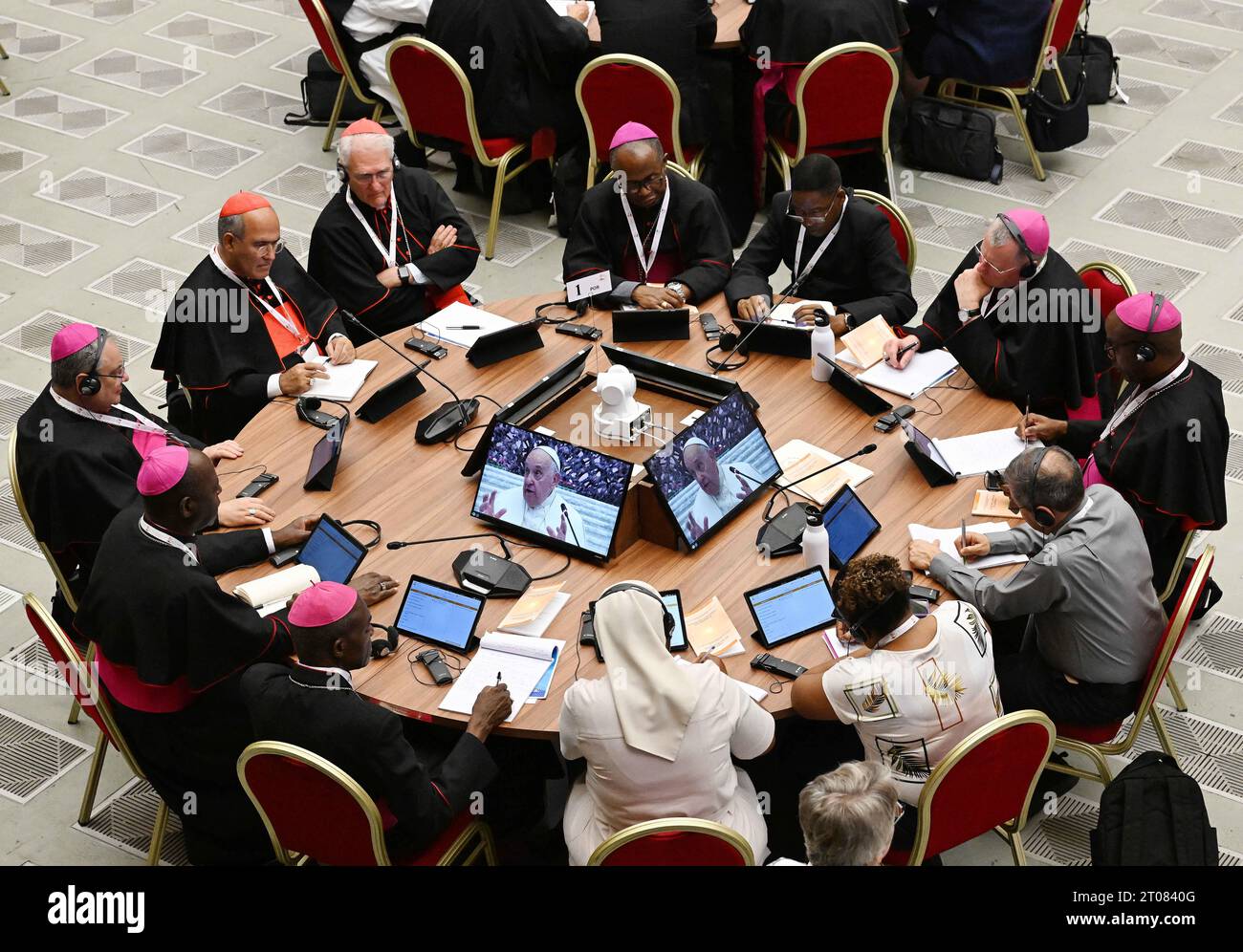 Pope Francis attends the Opening of the XVI Ordinary General Assembly ...
