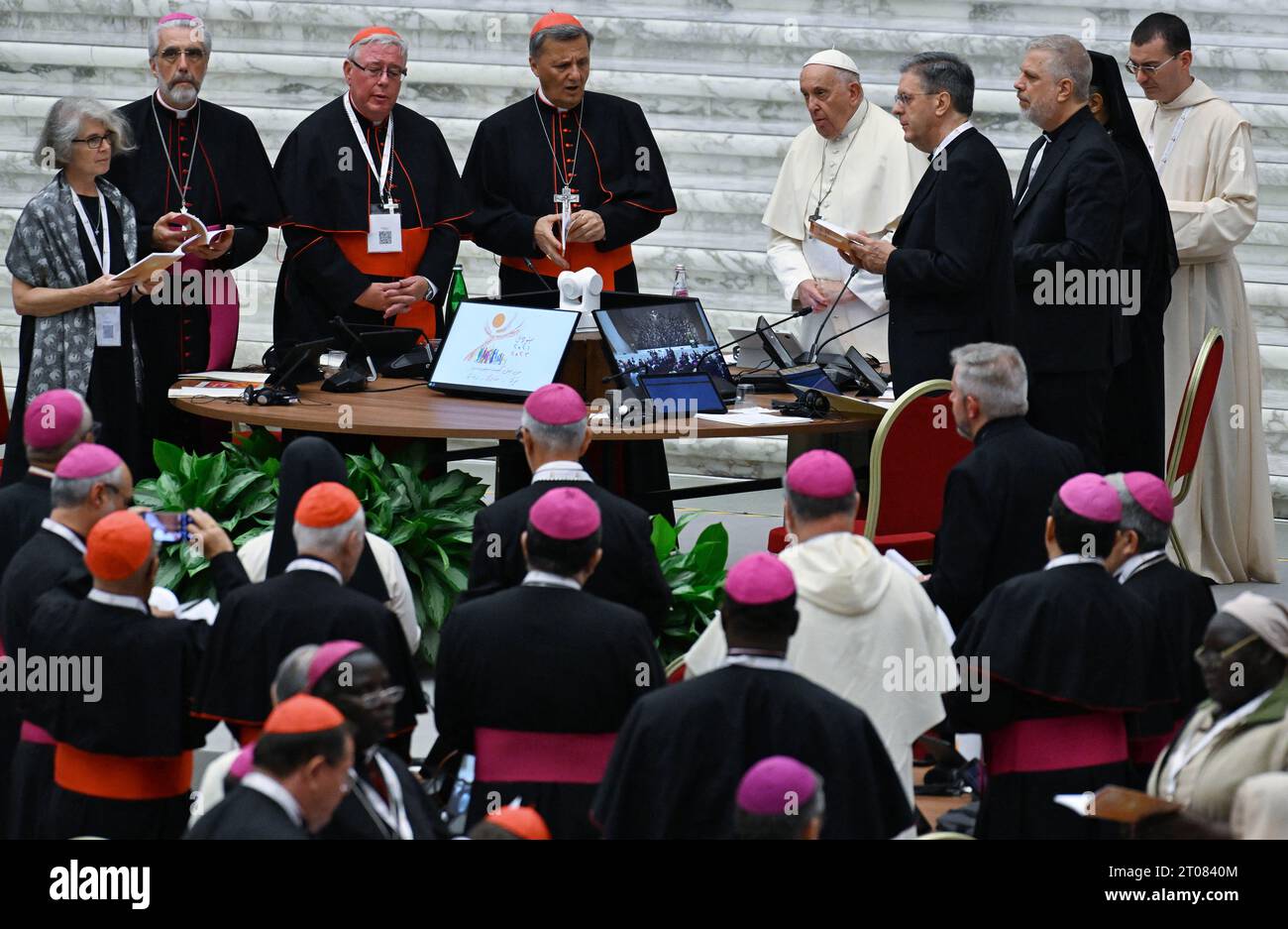 Pope Francis attends the Opening of the XVI Ordinary General Assembly ...