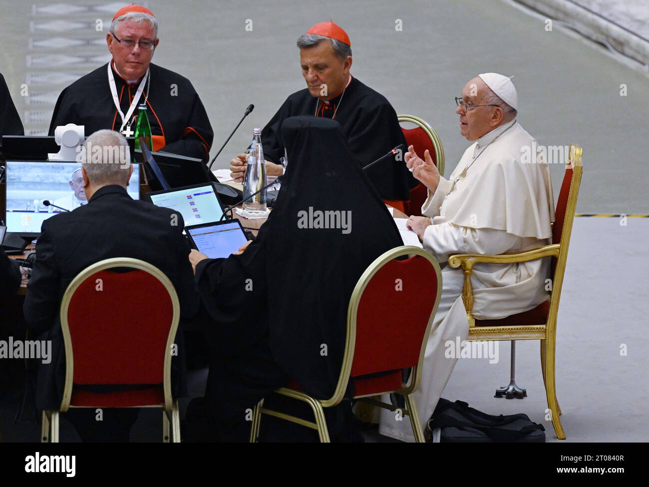 Pope Francis attends the Opening of the XVI Ordinary General Assembly ...