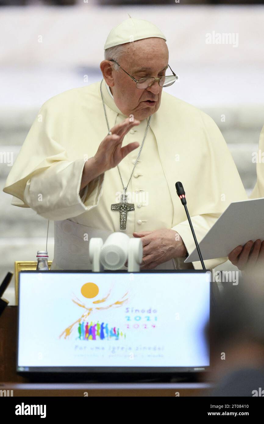 Pope Francis attends the Opening of the XVI Ordinary General Assembly ...