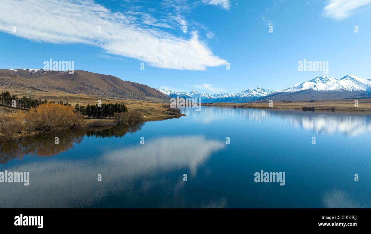 High angle view of alpine lakes in the Ashburton highlands Lakes ...